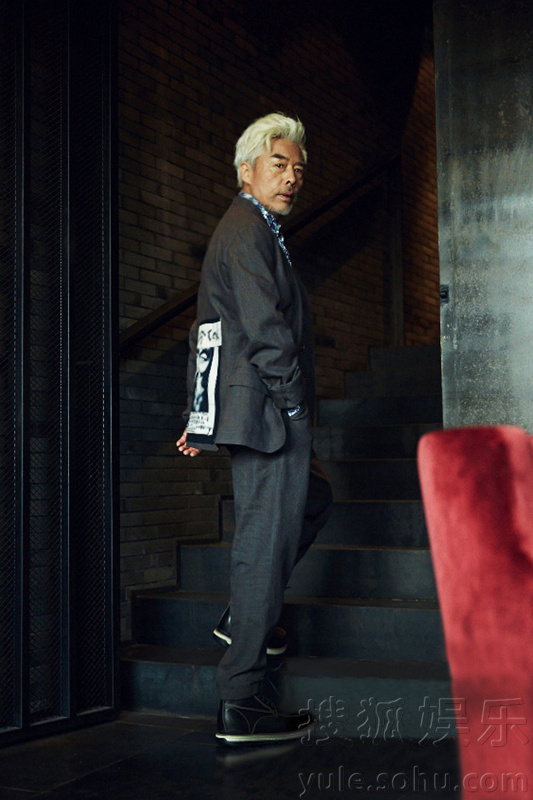 中国潮叔Vic利气质爆棚 粉丝疯狂要认干爷爷