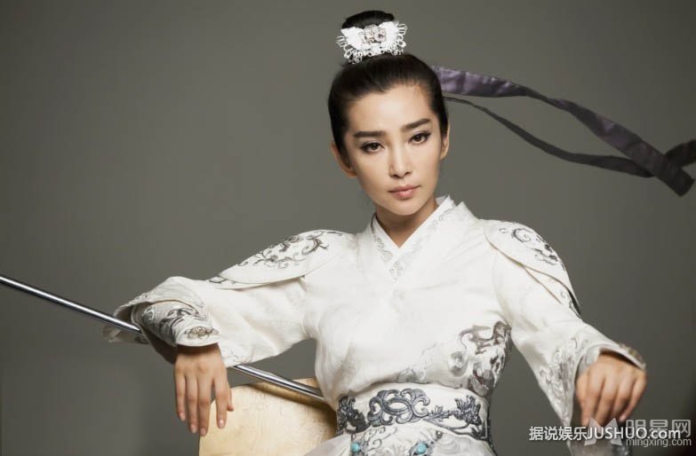 李冰冰扮男装代言网游 潇洒霸气逍遥生