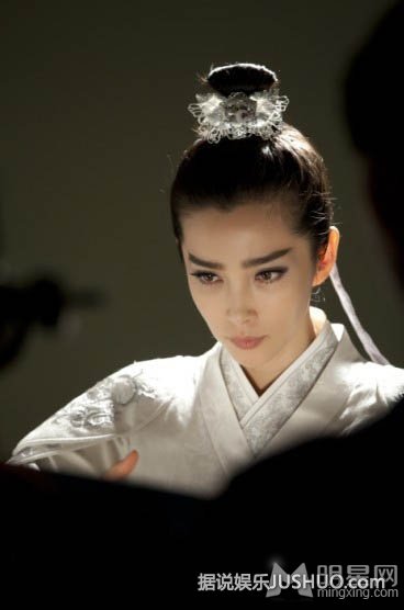 李冰冰扮男装代言网游 潇洒霸气逍遥生