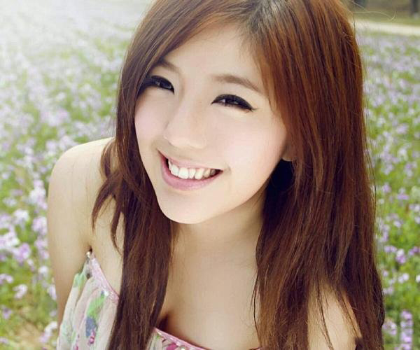 赵奕欢裸妆照大曝光 “全民女神”尽显青春可爱